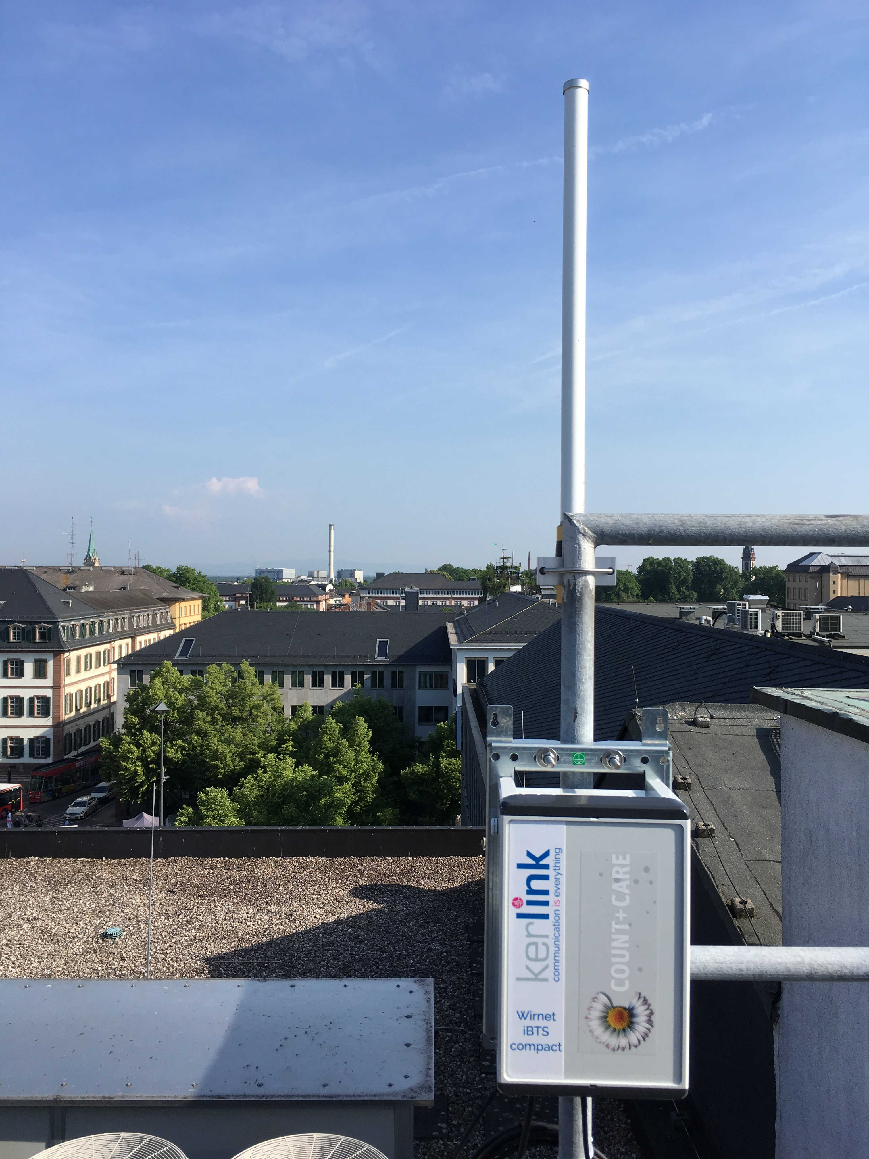 A resource-efficient and comprehensive radio network for the city ...